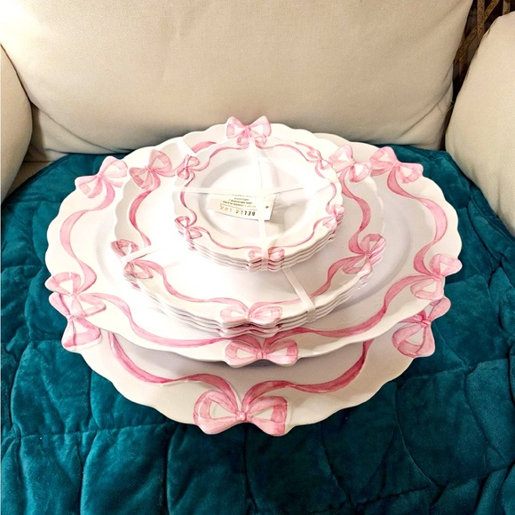 bella lux | Dining | Bella Lux Pink Bow Coquette Serving Melamine Set ...
